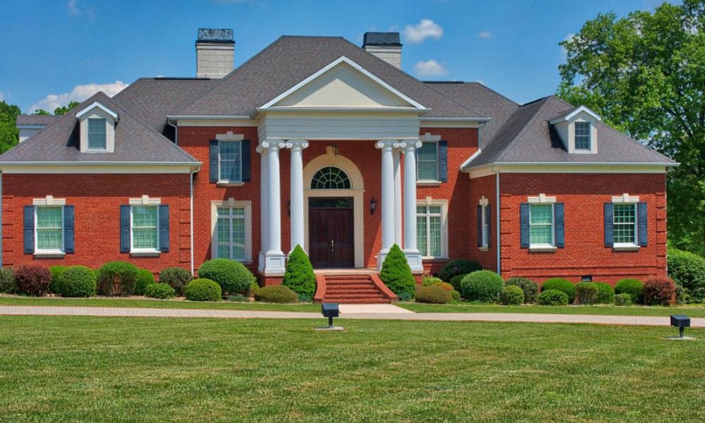 This Tennessee Equestrian Estate Is The Quintessential Southern Home ...