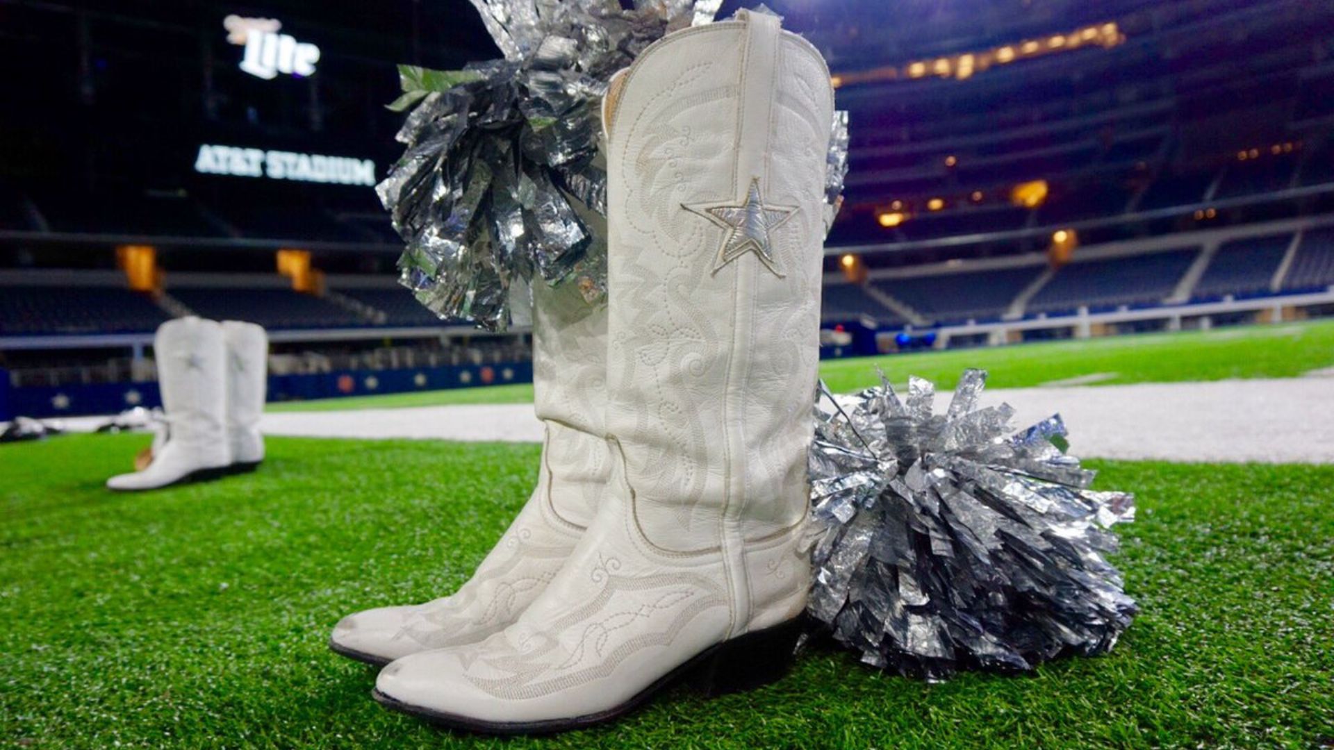 The Secret Behind The Dallas Cowboys Cheerleaders Boots Has Us ...