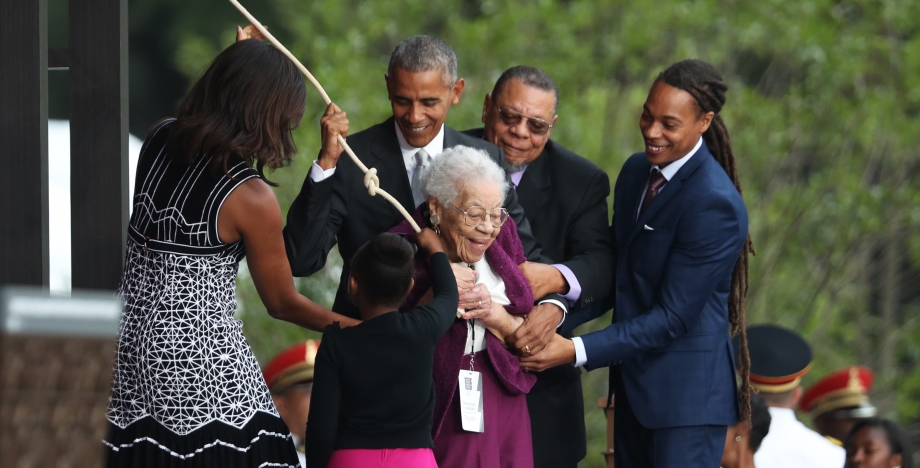Obamas Ring Bell at Black History Museum Opening